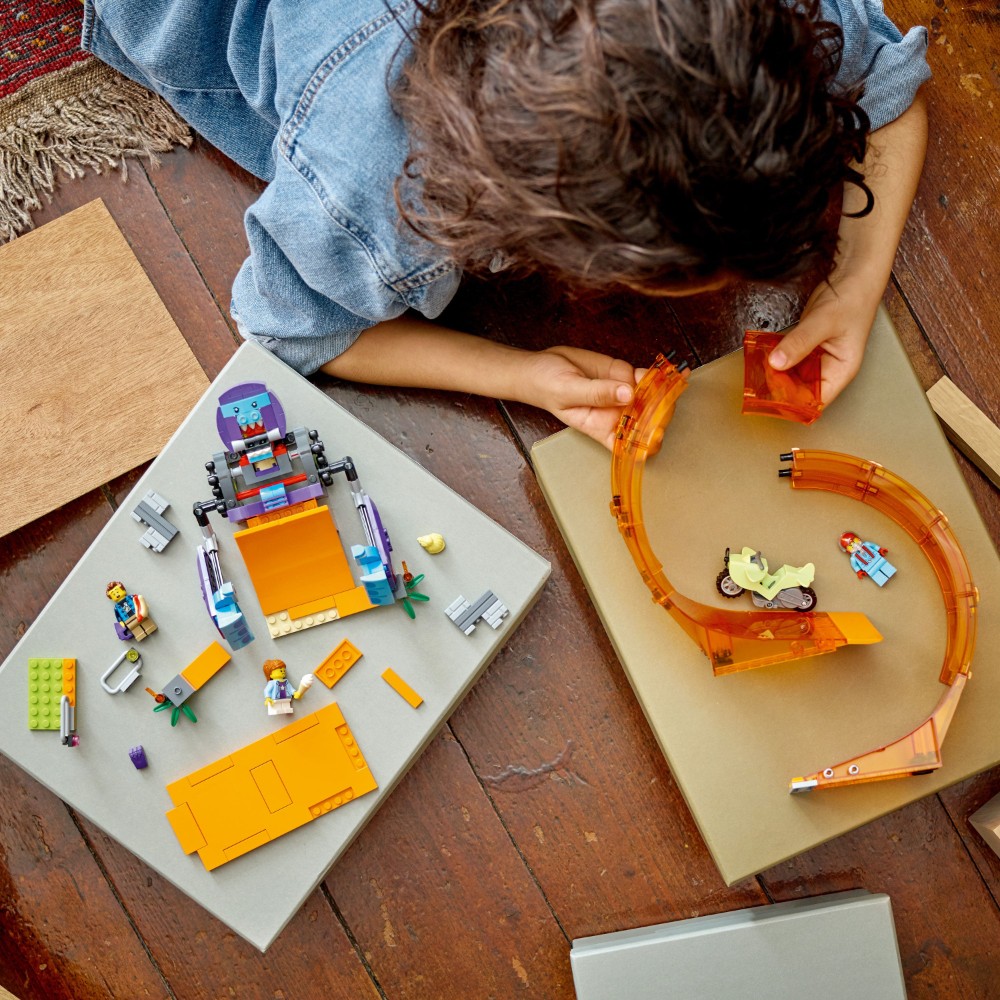 LEGO City Smashing Chimpanzee Stunt Loop - Kidztopia