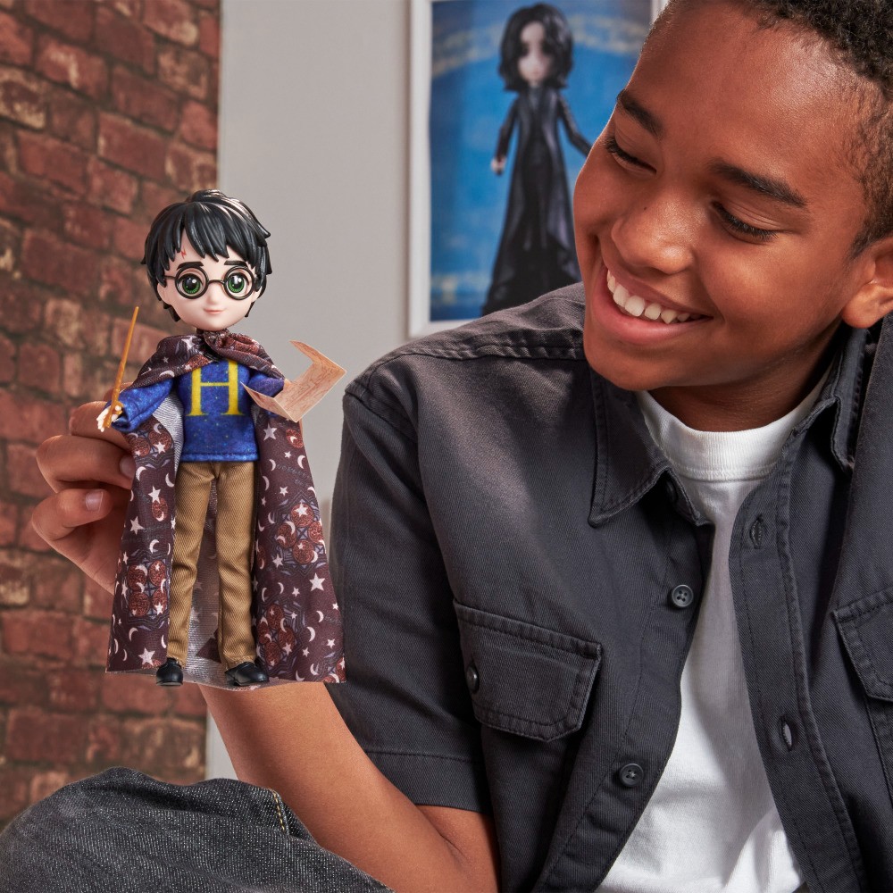 Wizarding World Fashion Doll 8" Deluxe Gift Set - Harry Potter - Kidztopia